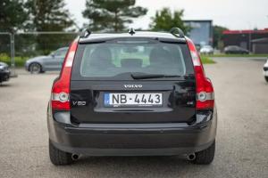 Melns Volvo V50 2007 Liepāja, ar dzinēja tilpumu 2.40 L un nobraukumu 272 tūkst. km par 5200 €, foto 4 vietnē AUTOMOTO.COM.LV
