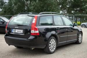 Melns Volvo V50 2007 Liepāja, ar dzinēja tilpumu 2.40 L un nobraukumu 272 tūkst. km par 5200 €, foto 5 vietnē AUTOMOTO.COM.LV