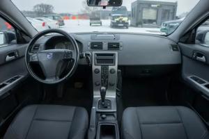 Melns Volvo V50 2007 Liepāja, ar dzinēja tilpumu 2.40 L un nobraukumu 266 tūkst. km par 4200 €, foto 8 vietnē AUTOMOTO.COM.LV