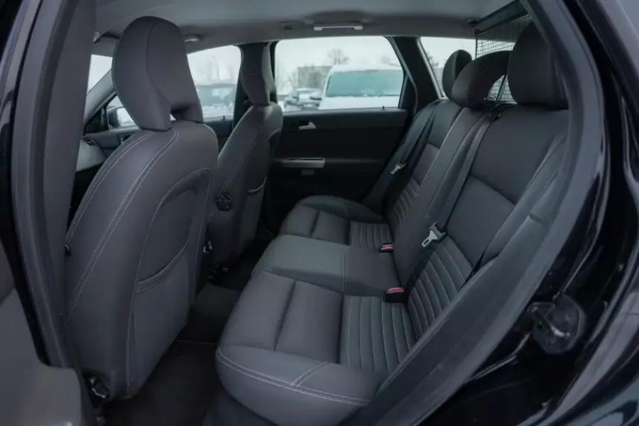 Melns Volvo V50 2007 Liepāja, ar dzinēja tilpumu 2.40 L un nobraukumu 266 tūkst. km par 4200 €, foto 10 vietnē AUTOMOTO.COM.LV