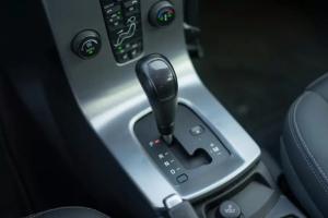 Melns Volvo V50 2007 Liepāja, ar dzinēja tilpumu 2.40 L un nobraukumu 266 tūkst. km par 4200 €, foto 21 vietnē AUTOMOTO.COM.LV