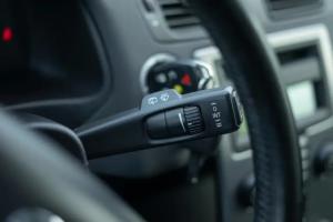 Melns Volvo V50 2007 Liepāja, ar dzinēja tilpumu 2.40 L un nobraukumu 266 tūkst. km par 4200 €, foto 23 vietnē AUTOMOTO.COM.LV
