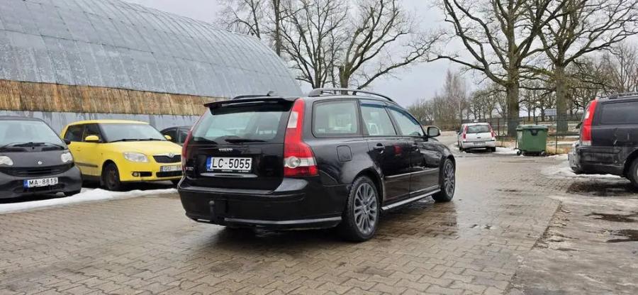 Melns Volvo V50 2007 Valmiera, ar dzinēja tilpumu 1.60 L un nobraukumu 242 tūkst. km par 2000 €, foto 4 vietnē AUTOMOTO.COM.LV
