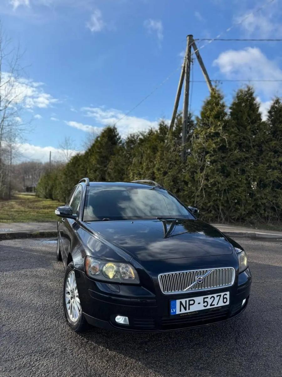 Melns Volvo V50 2007 Rīga, ar dzinēja tilpumu 2.40 L un nobraukumu 305 tūkst. km par 2300 €, foto 3 vietnē AUTOMOTO.COM.LV