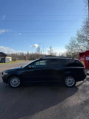 Melns Volvo V50 2007 Rīga, ar dzinēja tilpumu 2.40 L un nobraukumu 305 tūkst. km par 2300 €, foto 5 vietnē AUTOMOTO.COM.LV