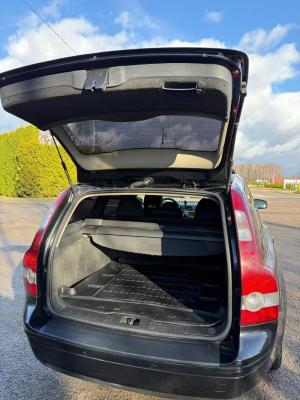 Melns Volvo V50 2007 Rīga, ar dzinēja tilpumu 2.40 L un nobraukumu 305 tūkst. km par 2300 €, foto 9 vietnē AUTOMOTO.COM.LV