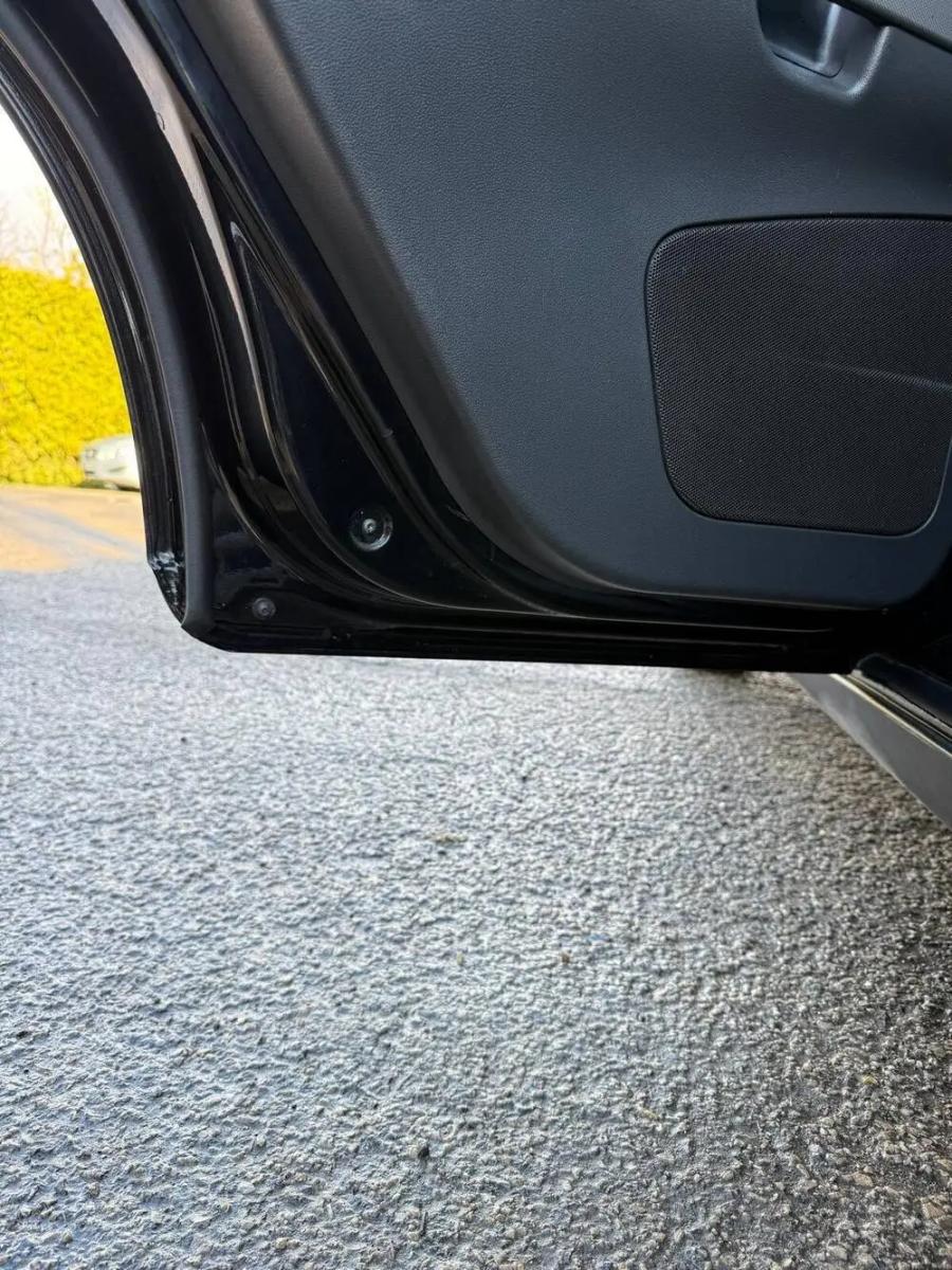 Melns Volvo V50 2007 Rīga, ar dzinēja tilpumu 2.40 L un nobraukumu 305 tūkst. km par 2300 €, foto 11 vietnē AUTOMOTO.COM.LV