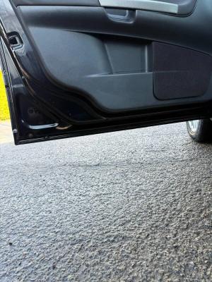 Melns Volvo V50 2007 Rīga, ar dzinēja tilpumu 2.40 L un nobraukumu 305 tūkst. km par 2300 €, foto 12 vietnē AUTOMOTO.COM.LV
