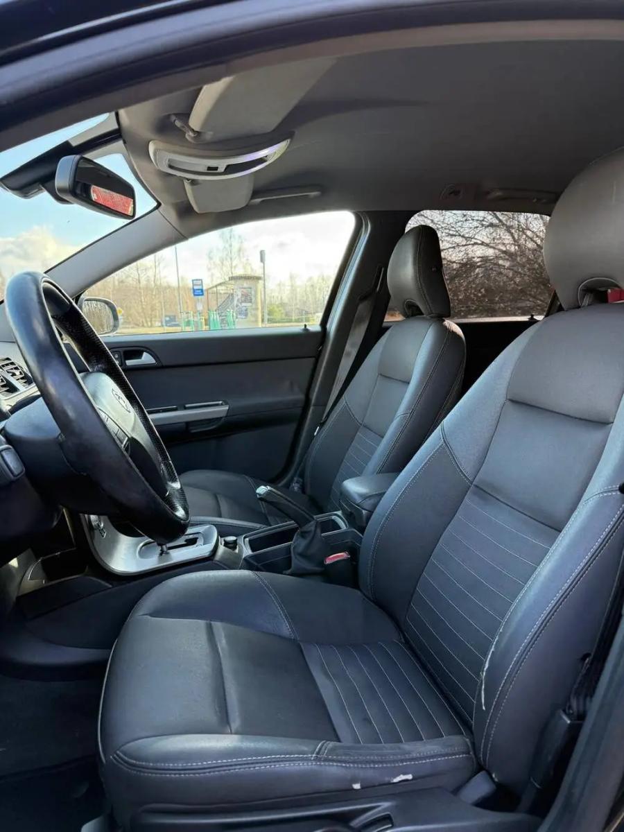 Melns Volvo V50 2007 Rīga, ar dzinēja tilpumu 2.40 L un nobraukumu 305 tūkst. km par 2300 €, foto 17 vietnē AUTOMOTO.COM.LV