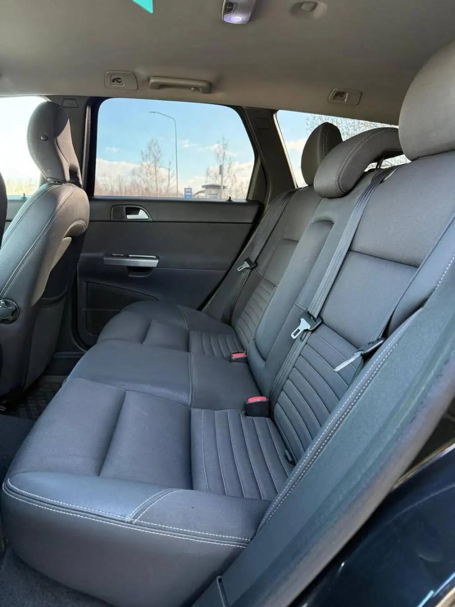 Melns Volvo V50 2007 Rīga, ar dzinēja tilpumu 2.40 L un nobraukumu 305 tūkst. km par 2300 €, foto 18 vietnē AUTOMOTO.COM.LV