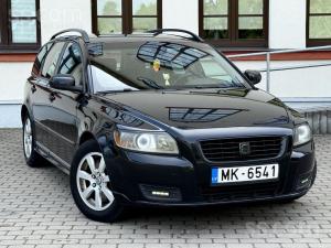Черный Вольво В50 2007 в Елгава, объемом двигателя 2.40 л и пробегом 340 тыс. км за 3300 €, фото 3 на AUTOMOTO.COM.LV