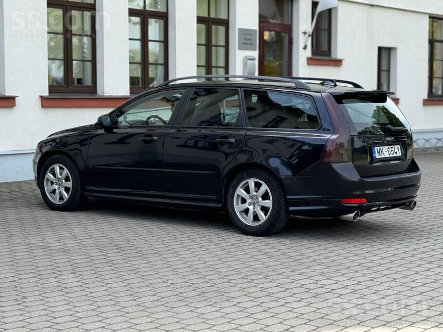 Черный Вольво В50 2007 в Елгава, объемом двигателя 2.40 л и пробегом 340 тыс. км за 3300 €, фото 14 на AUTOMOTO.COM.LV