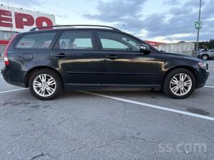 Melns Volvo V50 2007 Rīga, ar dzinēja tilpumu 2.00 L un nobraukumu 329 tūkst. km par 2850 €, foto 3 vietnē AUTOMOTO.COM.LV