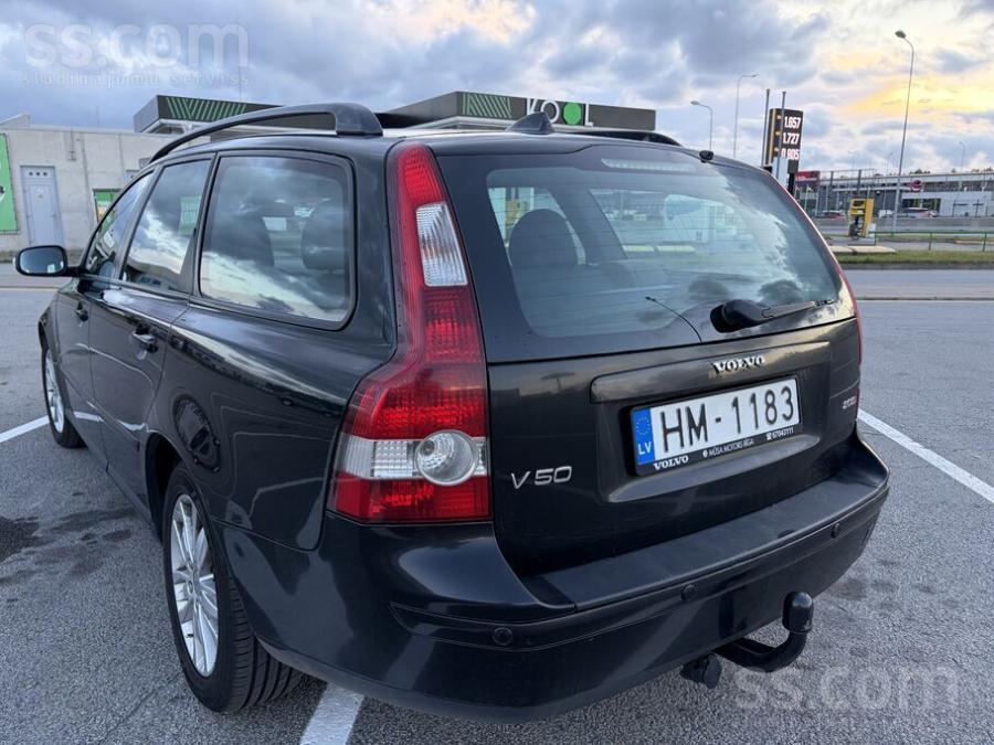 Melns Volvo V50 2007 Rīga, ar dzinēja tilpumu 2.00 L un nobraukumu 329 tūkst. km par 2850 €, foto 4 vietnē AUTOMOTO.COM.LV