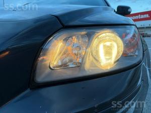 Melns Volvo V50 2007 Rīga, ar dzinēja tilpumu 2.00 L un nobraukumu 329 tūkst. km par 2850 €, foto 13 vietnē AUTOMOTO.COM.LV