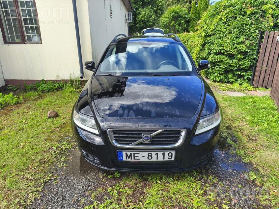 Melns Volvo V50 2007 Ventspils, ar dzinēja tilpumu 1.60 L un nobraukumu 309 tūkst. km par 1250 €, foto 1 vietnē AUTOMOTO.COM.LV