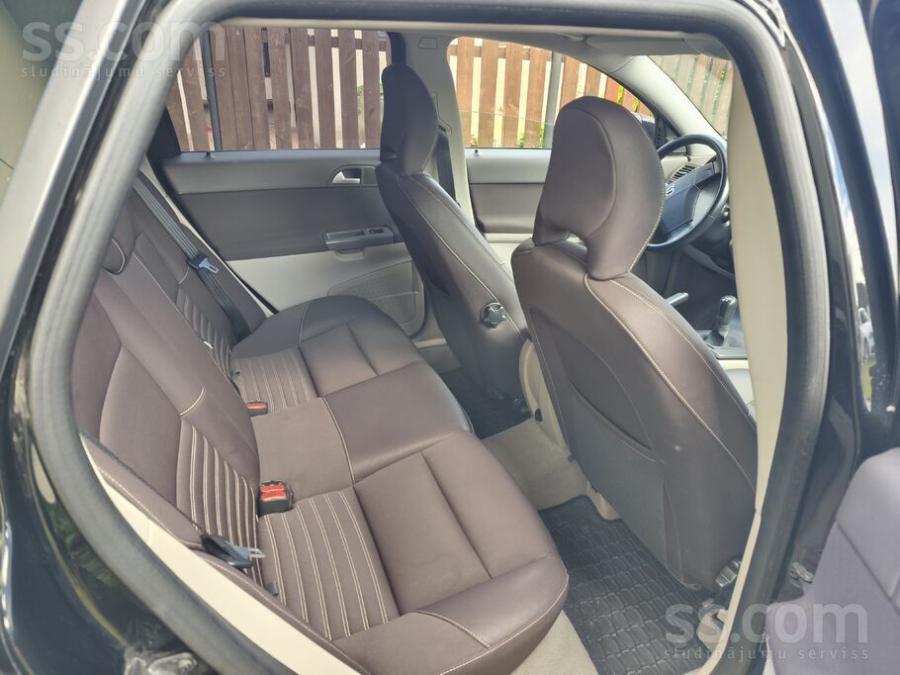 Melns Volvo V50 2007 Ventspils, ar dzinēja tilpumu 1.60 L un nobraukumu 309 tūkst. km par 1250 €, foto 7 vietnē AUTOMOTO.COM.LV