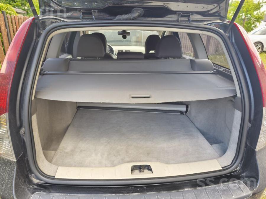 Melns Volvo V50 2007 Ventspils, ar dzinēja tilpumu 1.60 L un nobraukumu 309 tūkst. km par 1250 €, foto 8 vietnē AUTOMOTO.COM.LV
