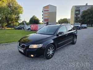 Melns Volvo V50 2007 Ventspils, ar dzinēja tilpumu 1.60 L un nobraukumu 309 tūkst. km par 1700 €, foto  vietnē AUTOMOTO.COM.LV
