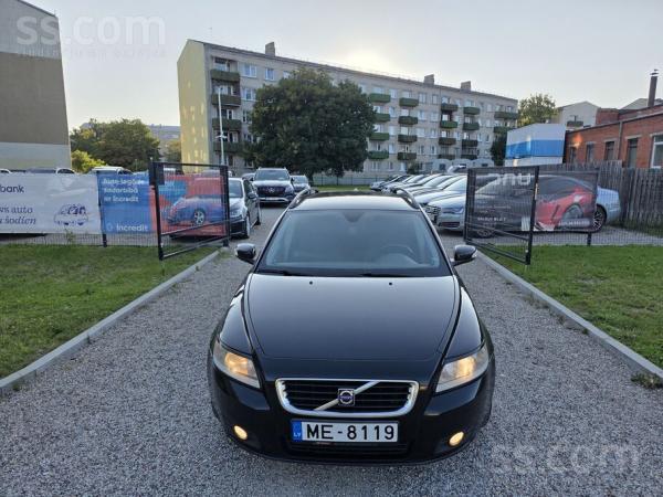 Melns Volvo V50 2007 Ventspils, ar dzinēja tilpumu 1.60 L un nobraukumu 309 tūkst. km par 1700 €, foto 2 vietnē AUTOMOTO.COM.LV