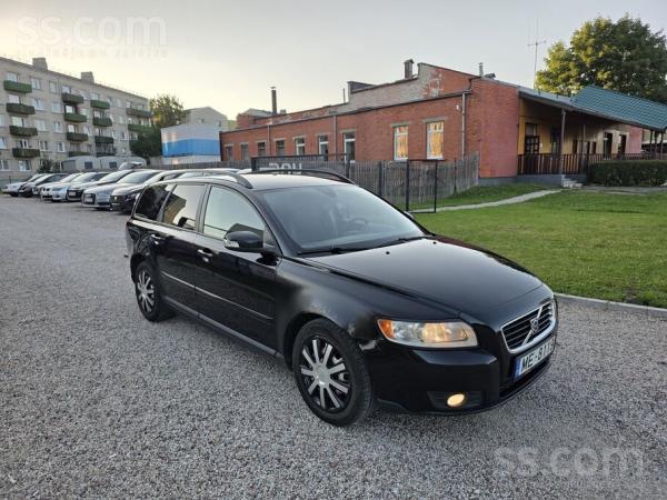 Melns Volvo V50 2007 Ventspils, ar dzinēja tilpumu 1.60 L un nobraukumu 309 tūkst. km par 1700 €, foto 3 vietnē AUTOMOTO.COM.LV