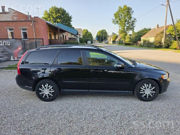Melns Volvo V50 2007 Ventspils, ar dzinēja tilpumu 1.60 L un nobraukumu 309 tūkst. km par 1700 €, foto 5 vietnē AUTOMOTO.COM.LV