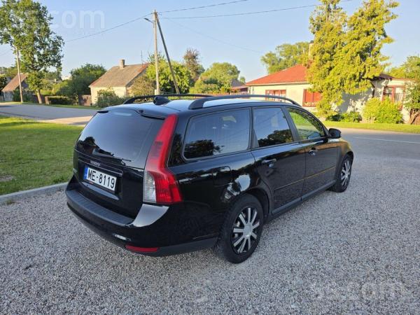 Melns Volvo V50 2007 Ventspils, ar dzinēja tilpumu 1.60 L un nobraukumu 309 tūkst. km par 1700 €, foto 6 vietnē AUTOMOTO.COM.LV