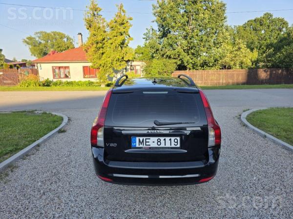 Melns Volvo V50 2007 Ventspils, ar dzinēja tilpumu 1.60 L un nobraukumu 309 tūkst. km par 1700 €, foto 7 vietnē AUTOMOTO.COM.LV
