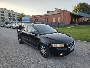Black Volvo V50 2007 in Ventspils, with an engine capacity of 1.60 L and mileage of 309 thousand km for 1700 €, photo 4 on AUTOMOTO.COM.LV