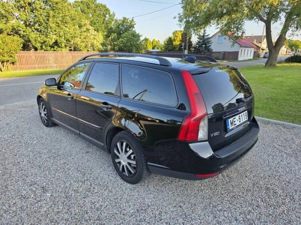 Black Volvo V50 2007 in Ventspils, with an engine capacity of 1.60 L and mileage of 309 thousand km for 1700 €, photo 8 on AUTOMOTO.COM.LV