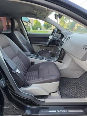 Black Volvo V50 2007 in Ventspils, with an engine capacity of 1.60 L and mileage of 309 thousand km for 1700 €, photo 13 on AUTOMOTO.COM.LV