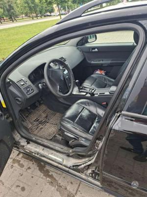 Melns Volvo V50 2007 Šauļi, ar dzinēja tilpumu 2.00 L un nobraukumu 295 tūkst. km par 1600 €, foto 7 vietnē AUTOMOTO.COM.LV