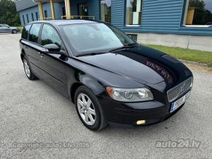 Melns Volvo V50 2007 Rapla, ar dzinēja tilpumu 2.40 L un nobraukumu 246 tūkst. km par 3400 €, foto  vietnē AUTOMOTO.COM.LV