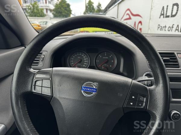 Черный Вольво В50 2007 в Рига, объемом двигателя 2.00 л и пробегом 327 тыс. км за 1800 €, фото 9 на AUTOMOTO.COM.LV