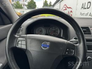 Черный Вольво В50 2007 в Рига, объемом двигателя 2.00 л и пробегом 327 тыс. км за 1800 €, фото 10 на AUTOMOTO.COM.LV