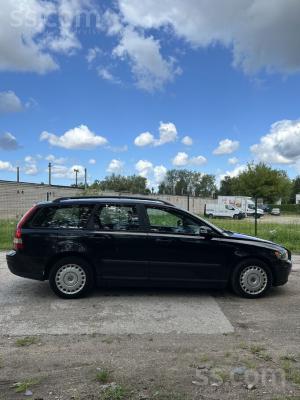 Black Volvo V50 2007 in Riga, with an engine capacity of 1.60 L and mileage of 315 thousand km for 1300 €, photo 4 on AUTOMOTO.COM.LV