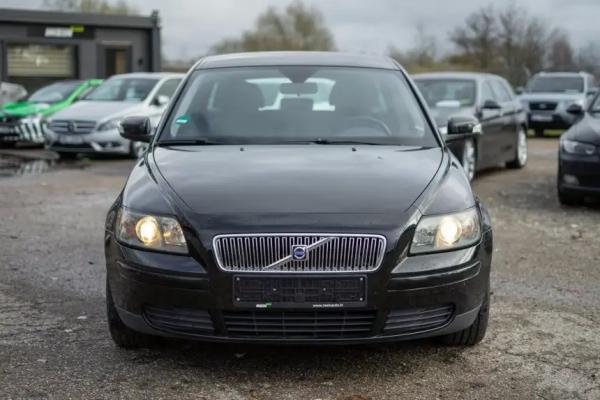 Melns Volvo V50 2007 Liepāja, ar dzinēja tilpumu 2.00 L un nobraukumu 142 tūkst. km par 4250 €, foto 6 vietnē AUTOMOTO.COM.LV