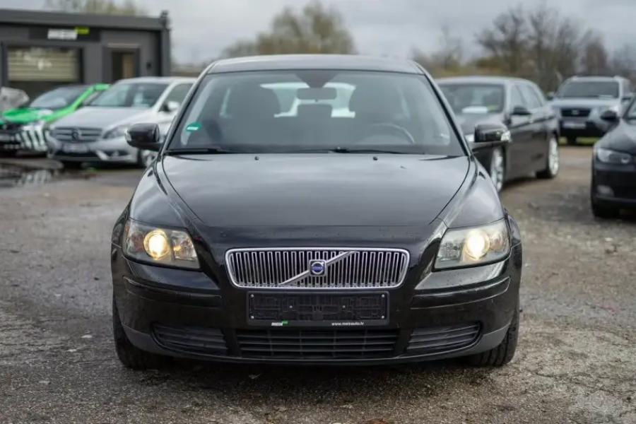 Melns Volvo V50 2007 Liepāja, ar dzinēja tilpumu 2.00 L un nobraukumu 142 tūkst. km par 4250 €, foto 7 vietnē AUTOMOTO.COM.LV