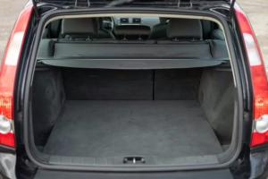 Melns Volvo V50 2007 Liepāja, ar dzinēja tilpumu 2.00 L un nobraukumu 142 tūkst. km par 4250 €, foto 11 vietnē AUTOMOTO.COM.LV