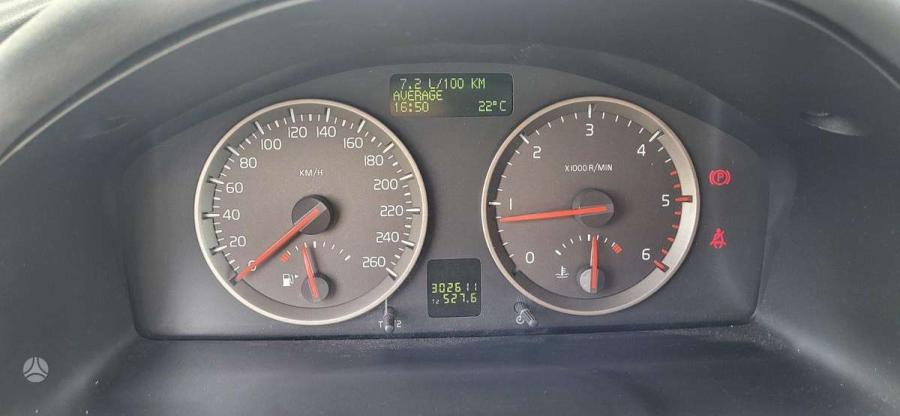 Black Volvo V50 2007 in Klaipeda, with an engine capacity of 2.00 L and mileage of 303 thousand km for 1200 €, photo 1 on AUTOMOTO.COM.LV