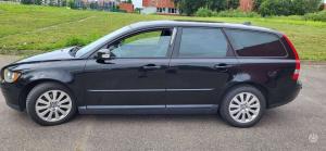 Black Volvo V50 2007 in Klaipeda, with an engine capacity of 2.00 L and mileage of 303 thousand km for 1200 €, photo 3 on AUTOMOTO.COM.LV