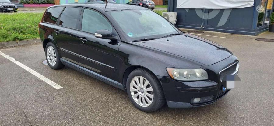Black Volvo V50 2007 in Klaipeda, with an engine capacity of 2.00 L and mileage of 303 thousand km for 1200 €, photo 15 on AUTOMOTO.COM.LV
