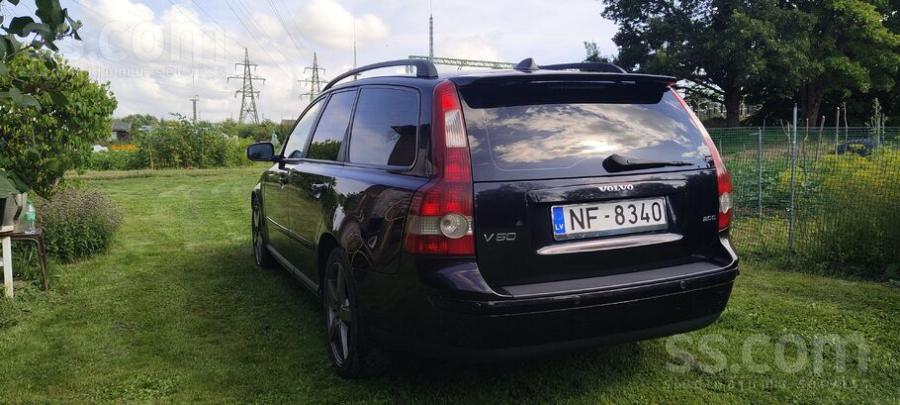 Melns Volvo V50 2007 Saldus, ar dzinēja tilpumu 2.00 L un nobraukumu 350 tūkst. km par 1550 €, foto 6 vietnē AUTOMOTO.COM.LV