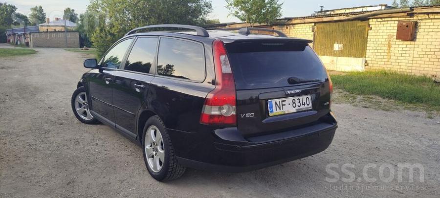 Melns Volvo V50 2007 Saldus, ar dzinēja tilpumu 2.00 L un nobraukumu 350 tūkst. km par 1550 €, foto 9 vietnē AUTOMOTO.COM.LV