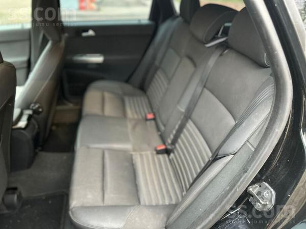 Volvo V50 2007 Rīga vietnē Melns Volvo V50 2007 Rīga, ar dzinēja tilpumu 2.40 L un nobraukumu 239 tūkst. km par 2500 €, foto 4 vietnē AUTOMOTO.COM.LV