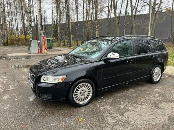 Volvo V50 2007 Rīga vietnē Melns Volvo V50 2007 Rīga, ar dzinēja tilpumu 2.40 L un nobraukumu 239 tūkst. km par 2500 €, foto 9 vietnē AUTOMOTO.COM.LV