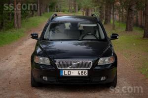 Melns Volvo V50 2007 Tukums, ar dzinēja tilpumu 1.60 L un nobraukumu 246 tūkst. km par 2290 €, foto 3 vietnē AUTOMOTO.COM.LV