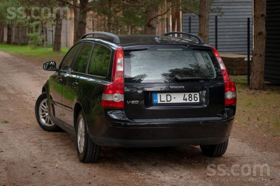 Melns Volvo V50 2007 Tukums, ar dzinēja tilpumu 1.60 L un nobraukumu 246 tūkst. km par 2290 €, foto 5 vietnē AUTOMOTO.COM.LV