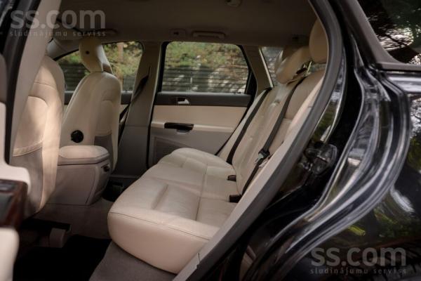 Melns Volvo V50 2007 Tukums, ar dzinēja tilpumu 1.60 L un nobraukumu 246 tūkst. km par 2290 €, foto 11 vietnē AUTOMOTO.COM.LV