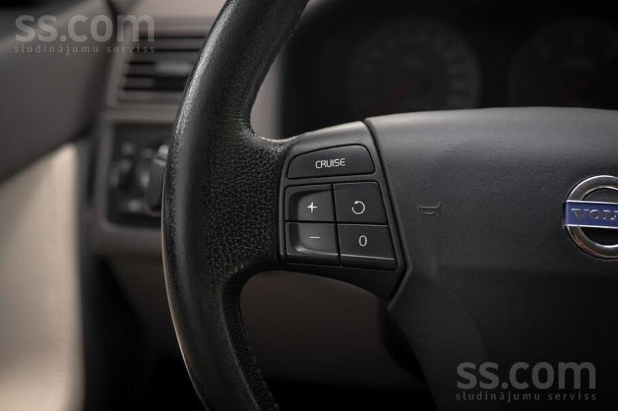 Melns Volvo V50 2007 Tukums, ar dzinēja tilpumu 1.60 L un nobraukumu 246 tūkst. km par 2290 €, foto 17 vietnē AUTOMOTO.COM.LV